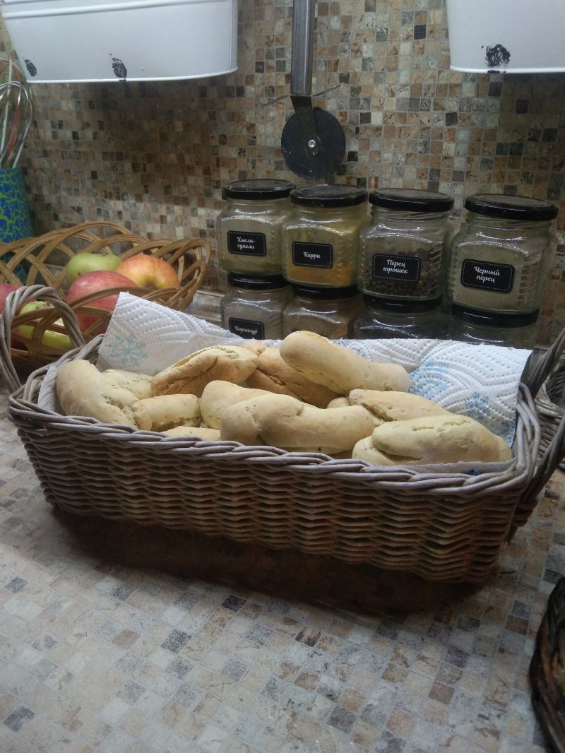 Хлебные палочки с пряностями на кефире - рецепт с фото пошагово